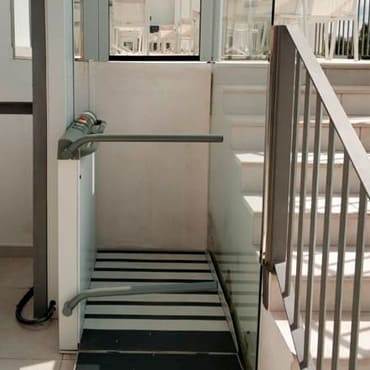 TRANSLYFT – Scissor lifts, loading bays, work platforms etc. See here